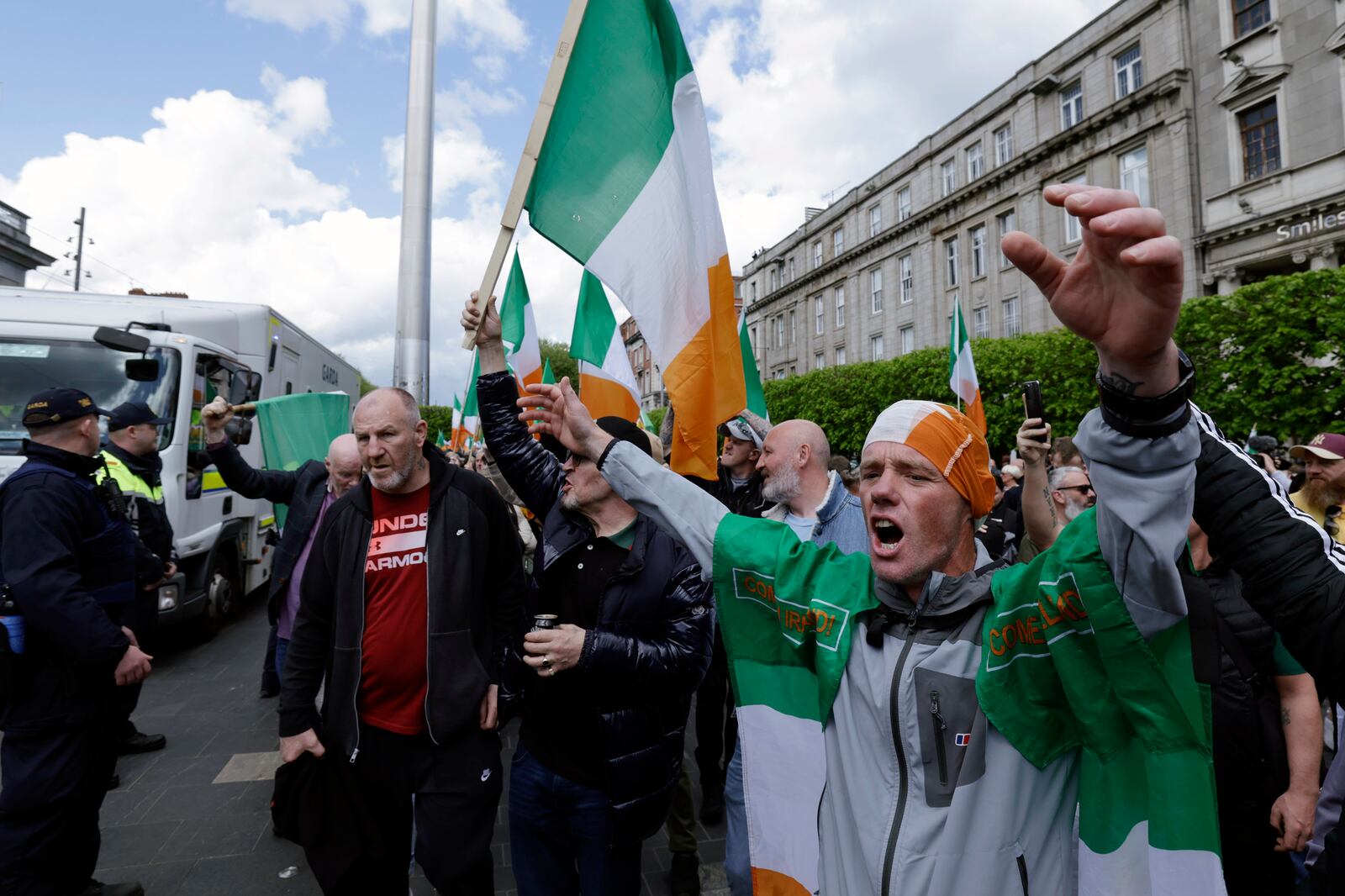 Thousands take part in anti-immigration protest in Dublin – The Irish Times