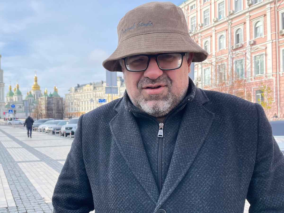‘It’s a total betrayal’: On the streets of Kyiv amid US peace plan ...