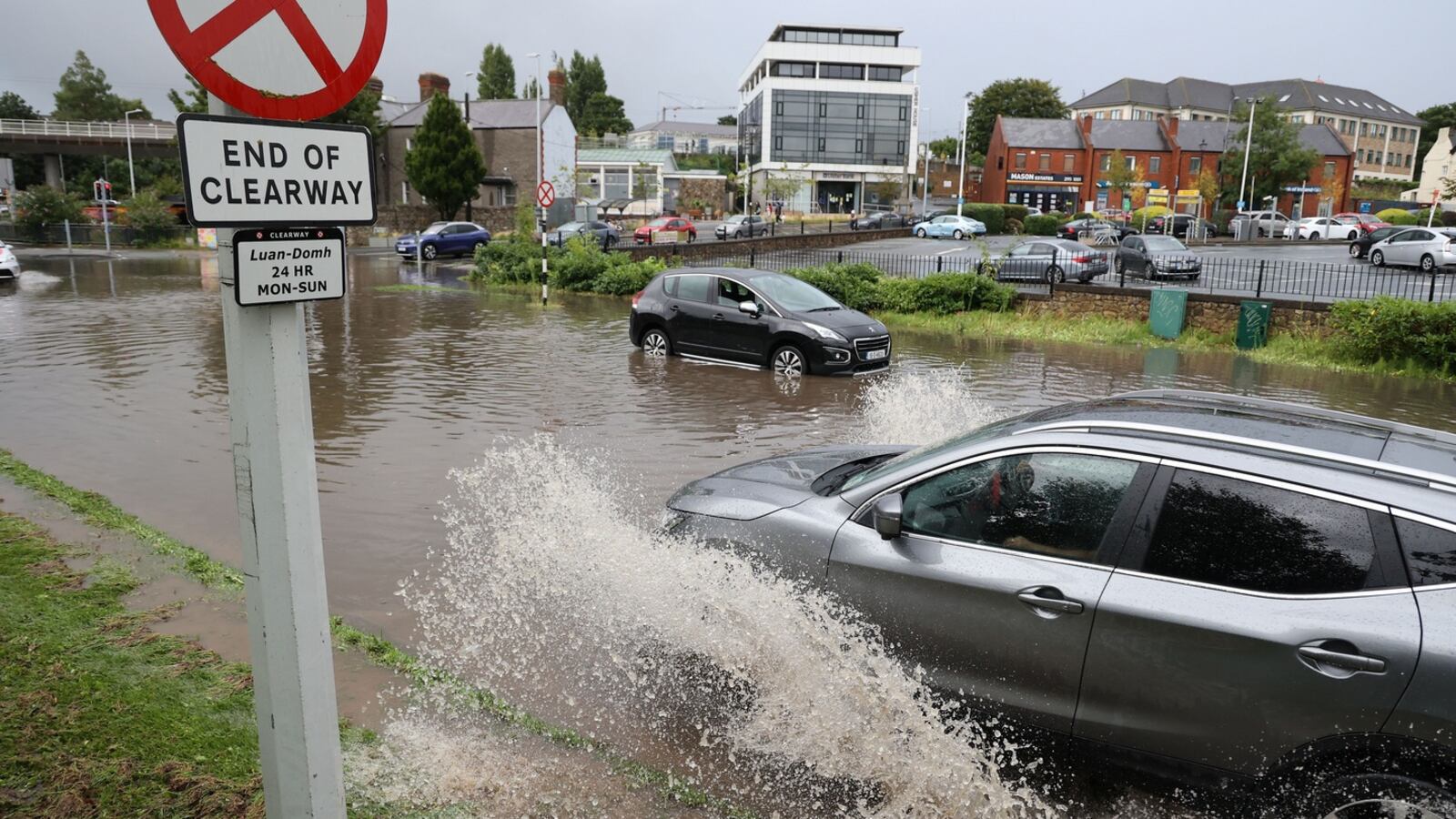 Parts of south Dublin flooded after heavy bursts of rain – The Irish Times