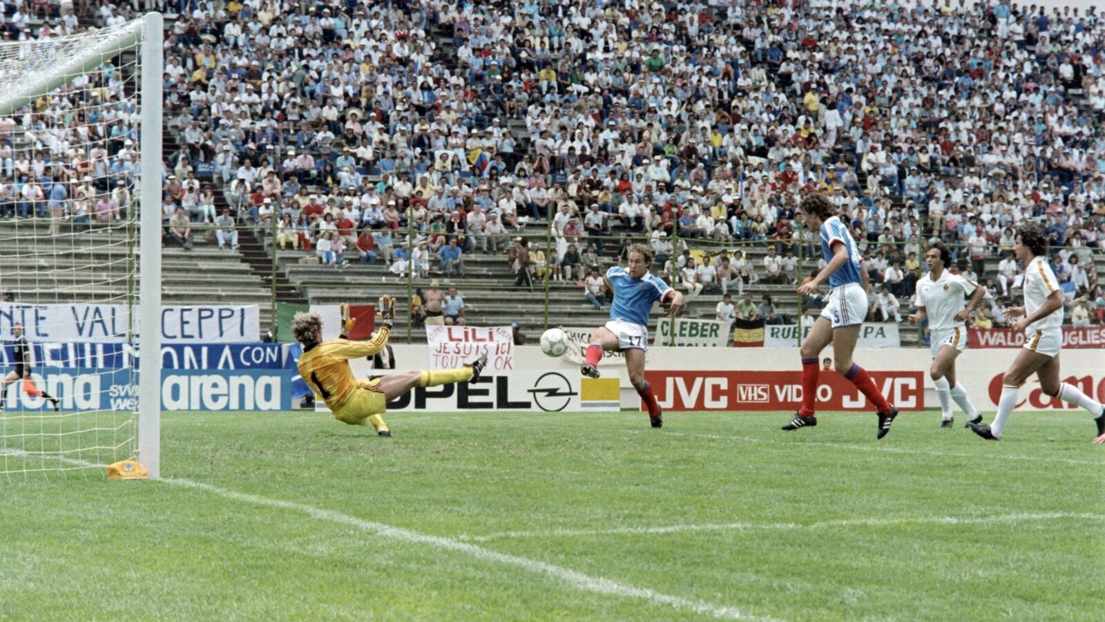 My favourite sporting moment: The day Pfaff’s long fingers denied ...