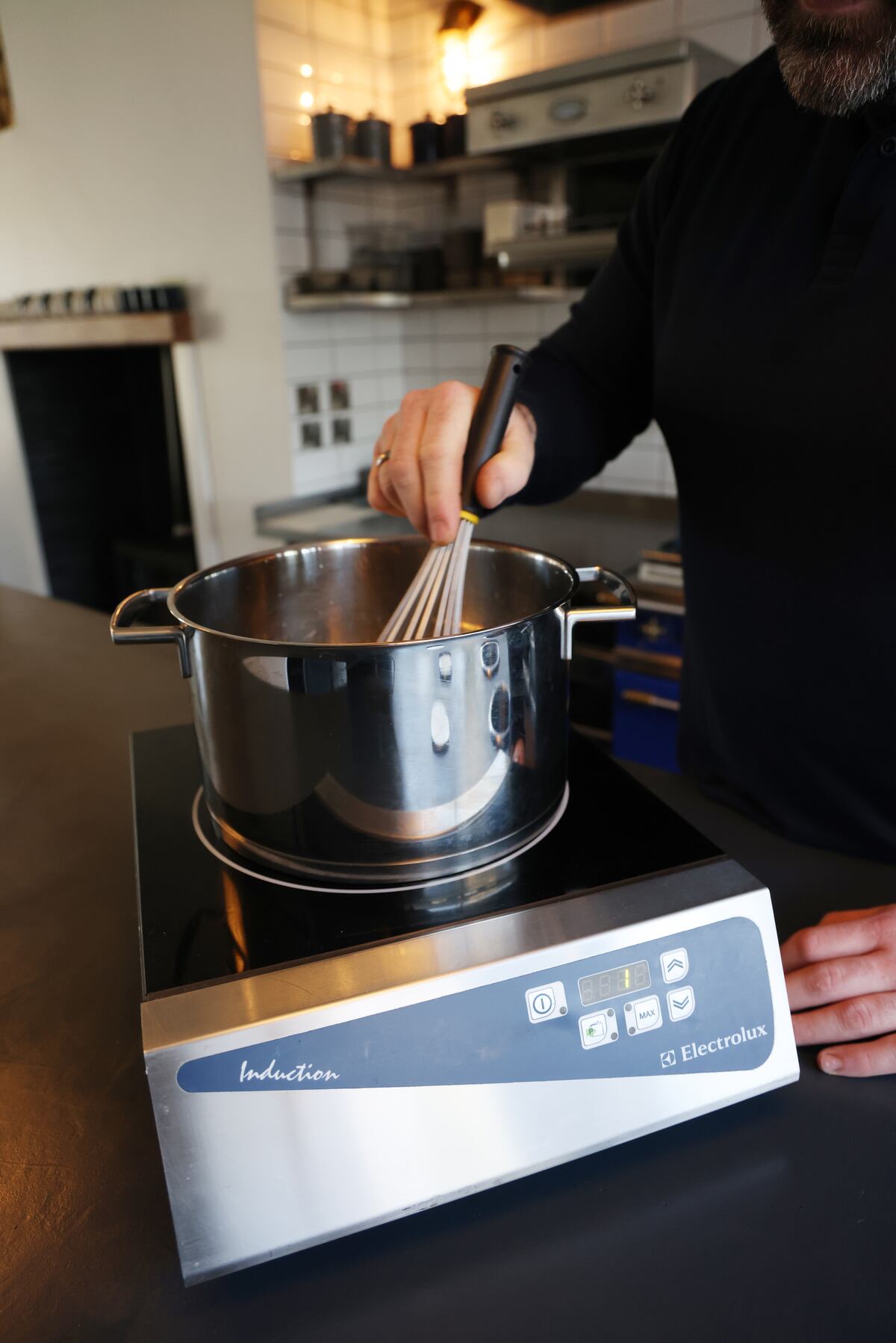 From an Ikea chopping board to an €800 knife: professional chefs reveal ...