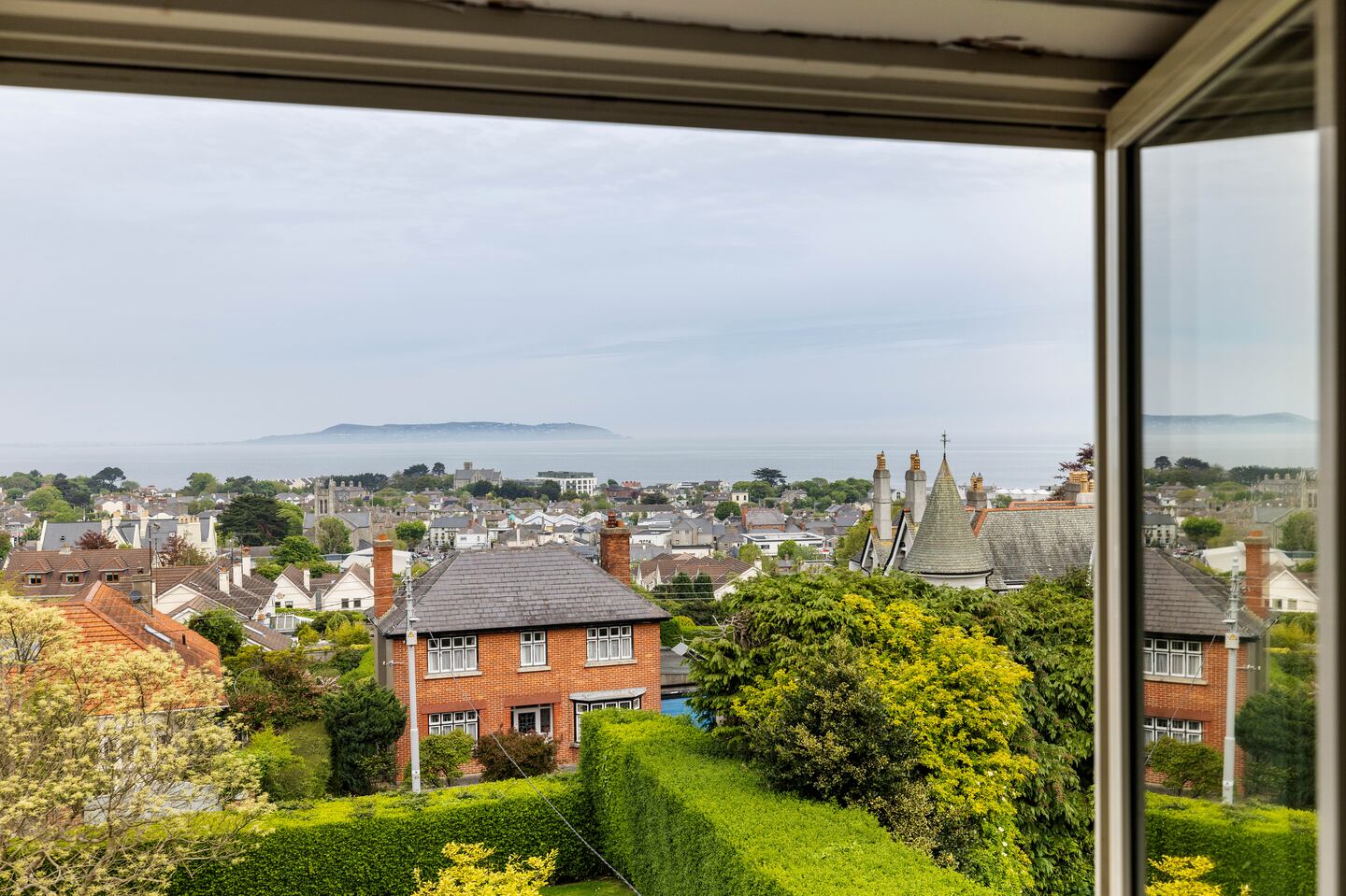 Luxury living at detached Dalkey home overlooking Dublin Bay for €2.95m ...