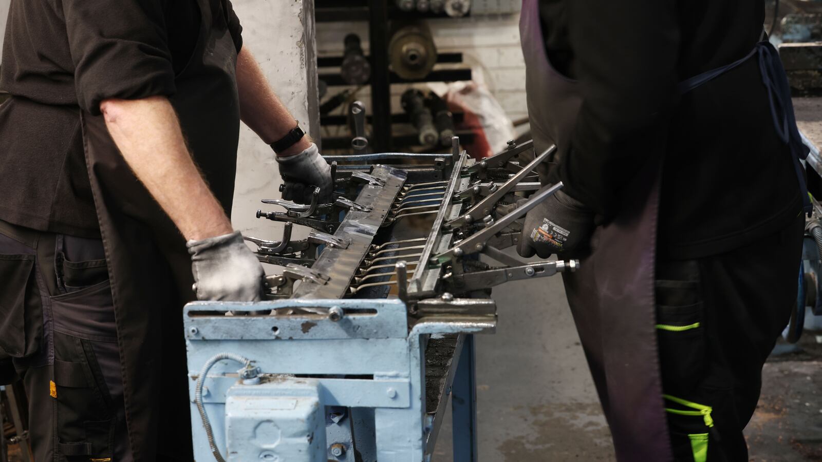 In pictures: Newbridge factory’s last day of silver-plated cutlery ...