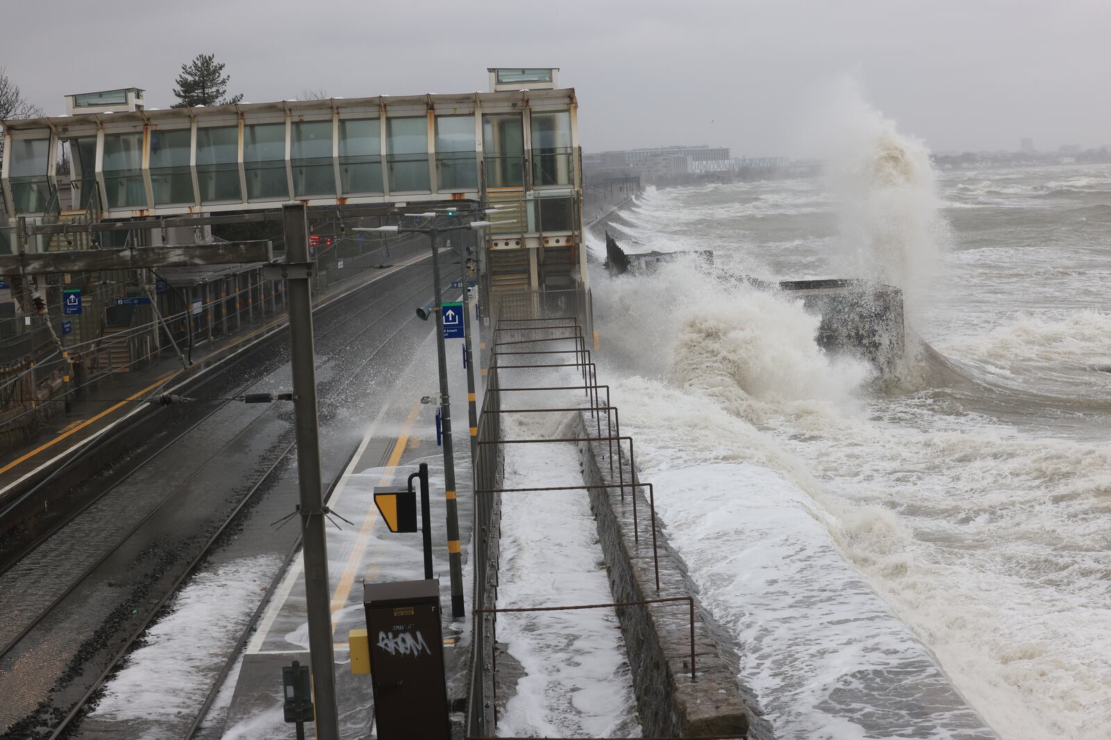 Flooding latest in Dublin and surrounding counties; Met Éireann ...