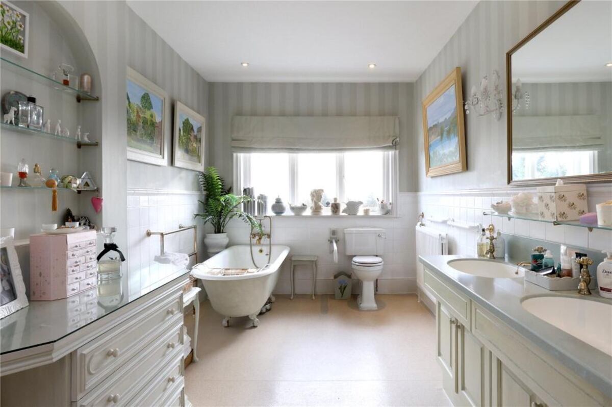 Look inside: Terry Wogan’s £3.75m home with tennis court, swimming pool ...