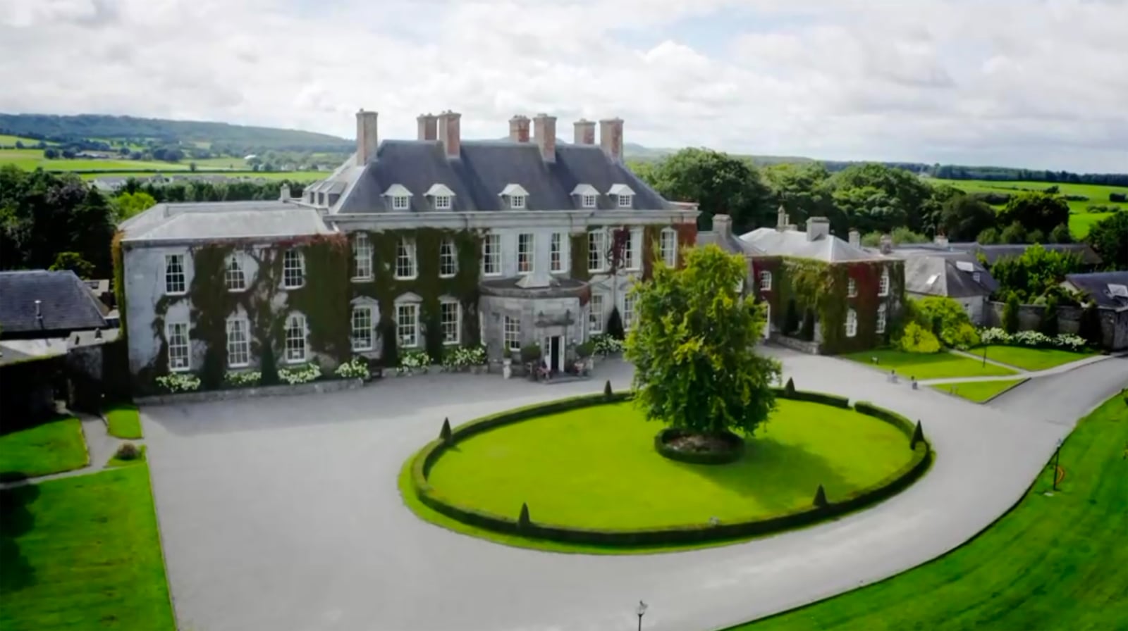 Live auction at Castle Durrow in Laois to appear on British TV series ...