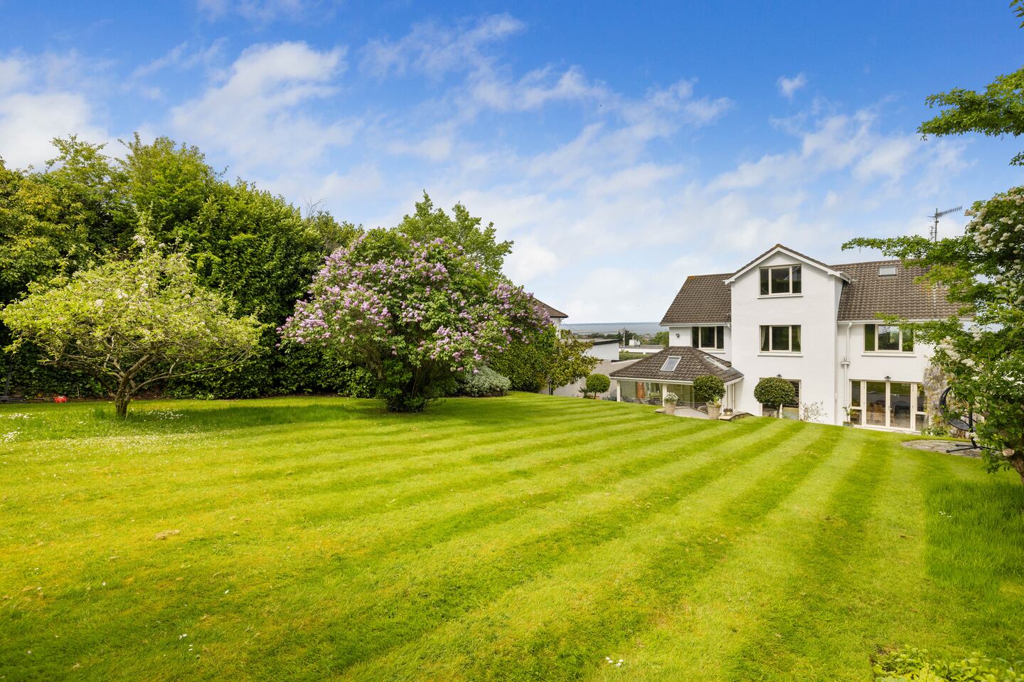 Luxury living at detached Dalkey home overlooking Dublin Bay for €2.95m ...