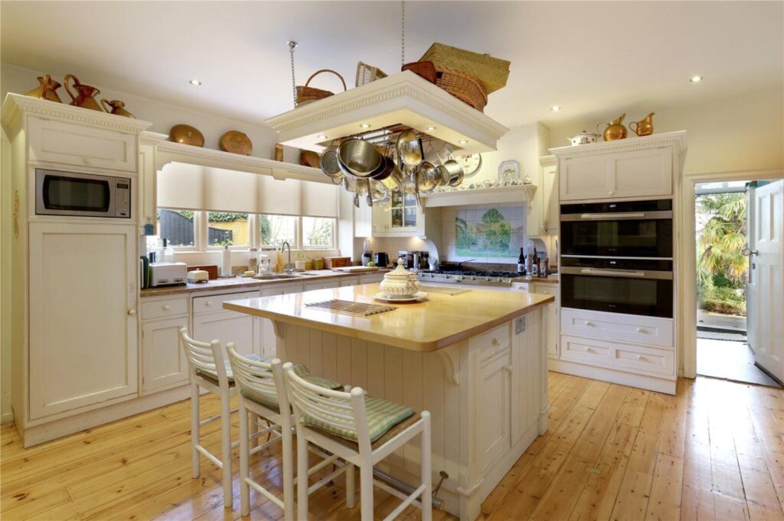Look inside: Terry Wogan’s £3.75m home with tennis court, swimming pool ...