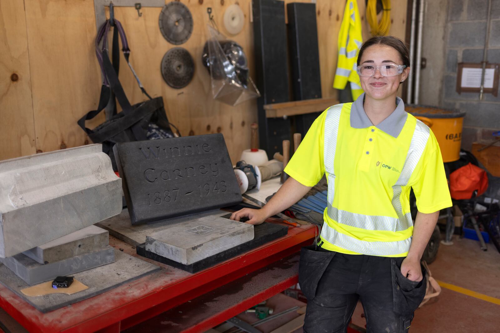 In pictures: A stonemasonry apprentice day at Kells Round Tower – The ...