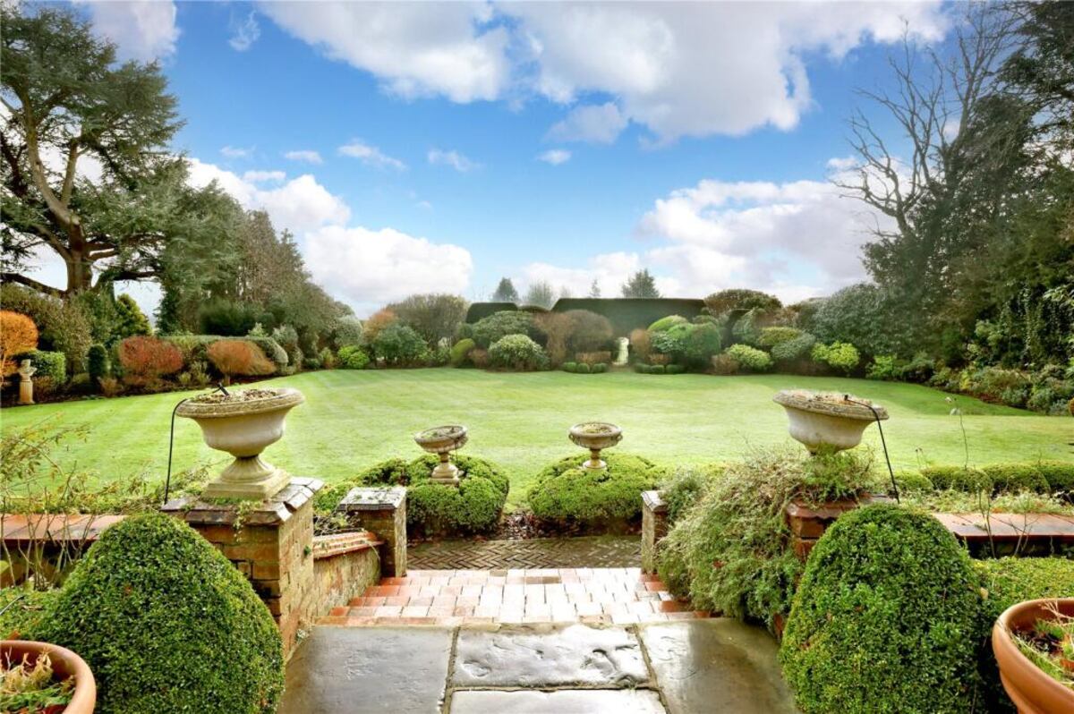 Look inside: Terry Wogan’s £3.75m home with tennis court, swimming pool ...